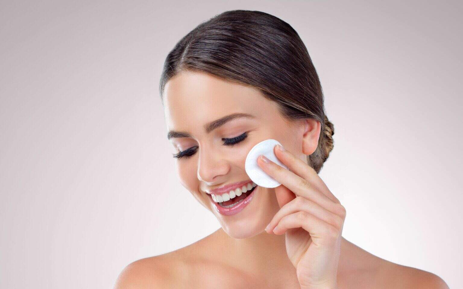 Butylene Glycol for Skin – Uses, Benefits & Risks 2025